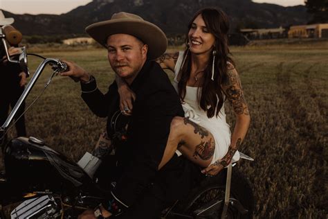 Home Austin And Santa Cruz Documentary Wedding Photographer Vanessa Lain