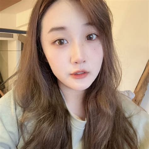 晞晞 Queena 01017 • Threads Say More