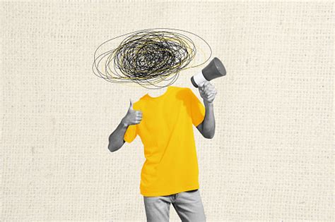 복합 아트웍 3d 스케치 사진 콜라주 머리가없는 사람 엉망진창 선 스탠드 젊은 남자 손 잡기 확성기 리더 엄지 손가락 공란에 대한 스톡 사진 및 기타 이미지 Istock