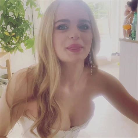 Joey King Sexy X Girl Hub