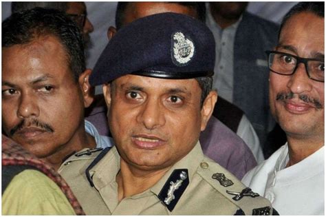 शारदा चिटफंड घोटाला Ips राजीव कुमार को गिरफ्तारी से बचाने के लिए