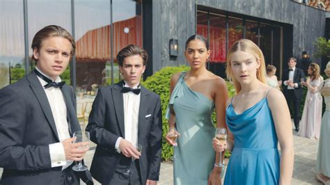 מה היא רוצה מהחיים שלנו הפריבילגים של נטפליקס מבטיחה רק דבר אחד עונה שלישית דורון ברוש