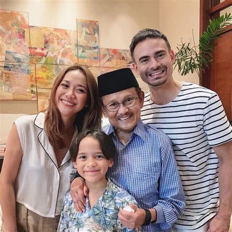 9 Potret Kebersamaan Bj Habibie During Life With Bcl Full Of Sweet