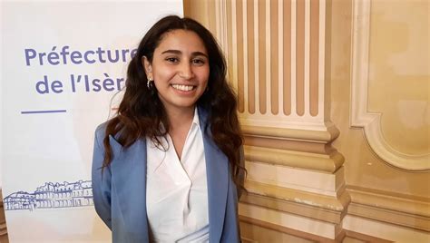 France Hanane Mansouri Franco Marocaine De 23 Ans à La Tête Dune