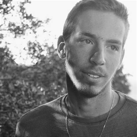 אורי בלופרב Uri Blufarb