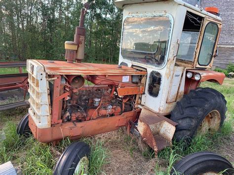 Cockshutt 1850 Tractor