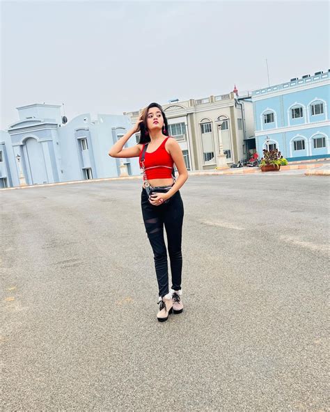 Bindass Kavya Pubg Id Age Real Name Monthly Income Bio