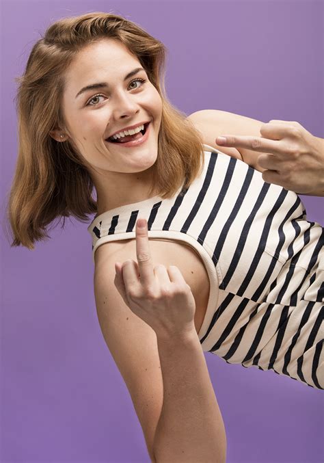 Hazel Brugger Videos Nuhr Ersten Satire Frech Ard Bodycrwasute