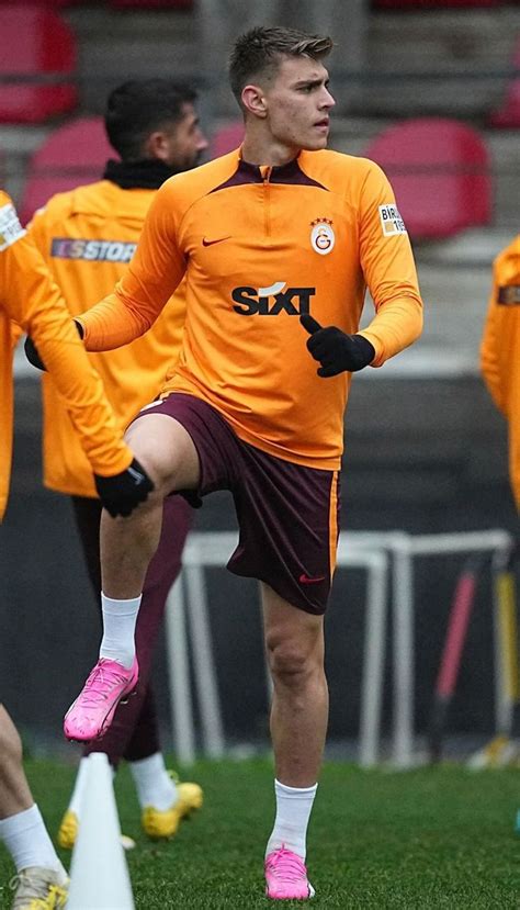 Kazımcan Karataş Futbolcular Latina Ayı