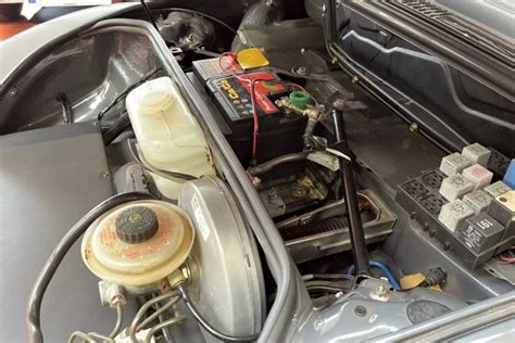 Vuk U Jagnjećoj Koži Moćni 2000 Boxster Vešto Skriven Ispod Bubine Karoserije