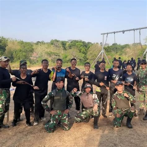 Cornelius Cornelius Billy S • Threads Say More