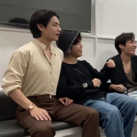 Jimin Laughing With His Fists Clenched While Leaning On Tae Блог