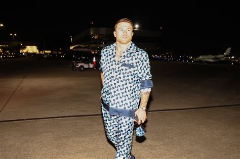 Cuánto Vale El Sofisticado ‘outfit Dolce And Gabbana Con El Que Llegó