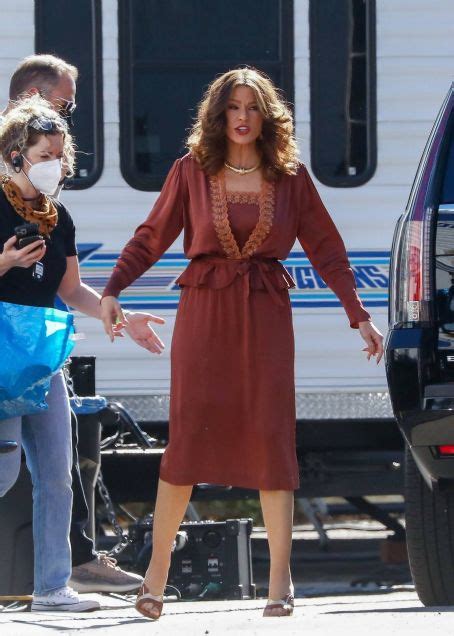Sofia Vergara Wearing Facial Prosthetics As She Arrived To Play The Role In Netflix New Series