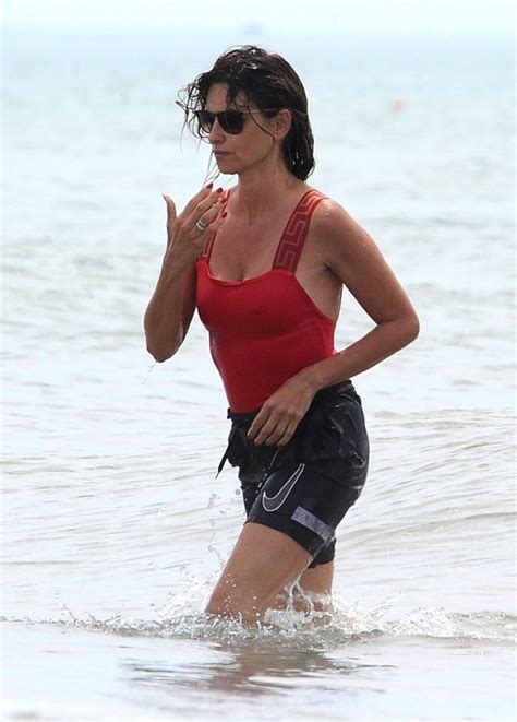 Penelope Cruz In A Versace Swimsuit On Vacation In Italy 10 Photos