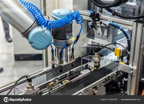 universal robots presenting practical examples show how flexible