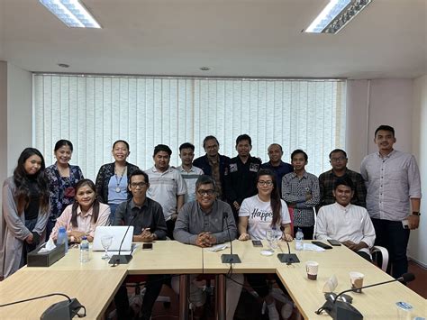 Membaca Soepomo Megawati Institute