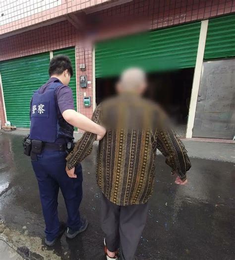 老翁全身濕路邊頻發抖 臺西巡警發現助平安返家 17news民生好報