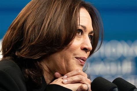 Vice President Kamala Harris Delivers Free Photo Rawpixel