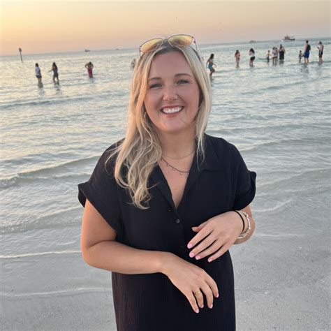 Lauren Kinker — Bio Site