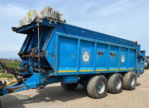 Usato Spandiletame 3 Assi Renmark Modello Rp200 In Vendita Presso