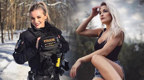 Kristina Alexandra Hrbková Krásná Policistka Která Se Proslavila Na Tiktoku Extracz