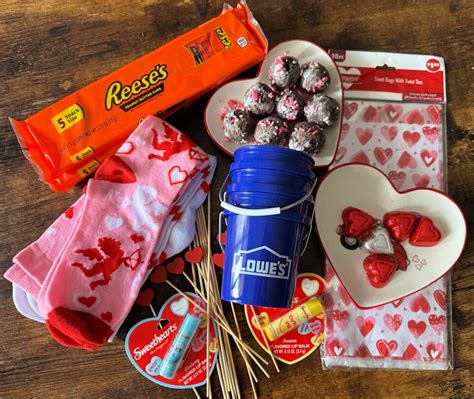 Lowes Mini Bucket Candy Ts For Valentines Day