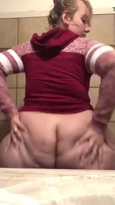 Pawg Phat Milky Backside