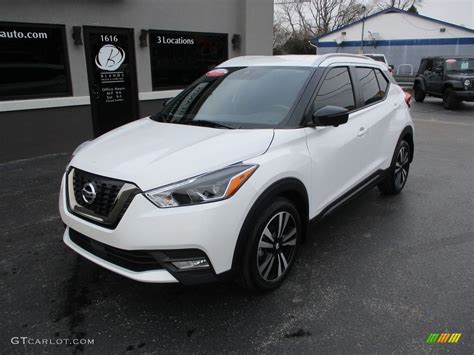 2020 Aspen White Tricoat Pearl Nissan Kicks Sr 143893412 Photo 2 Car Color