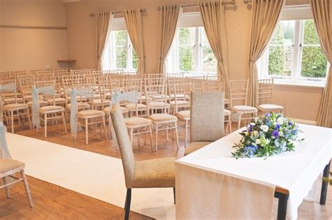 Real Wedding Of Laura And Dane Guyers House Ukgroom