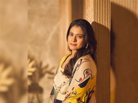 Actress Kajole Is Stylish Icon For New Comer Actress In Bollywood Share Gorgious Pictures अपनी
