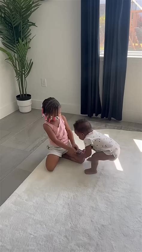 Dad Catches Daughters Fighting Over Moms Phone Fyp Fblifestyle