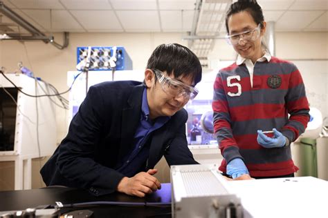 Scientists Shatter Silicons Temperature Barrier With Revolutionary