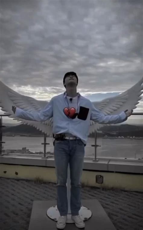 Moonbin🥀🕊️ Friends Funny Moments Closer Quotes Movie Moon Bin