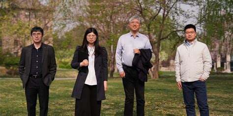 大型强子对撞机四大实验合作组获2025年度基础物理学突破奖 北京大学cms和lhcb实验团队共享殊荣 北京大学物理学院