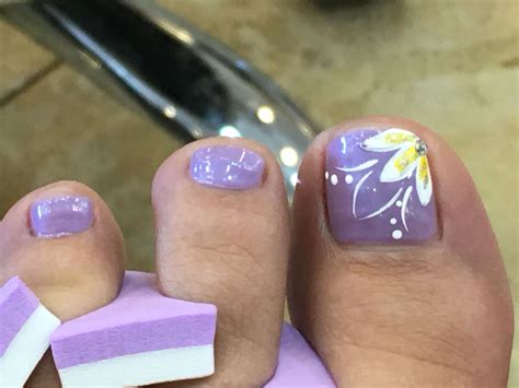 Pretty Purple Toe Nail Designs
