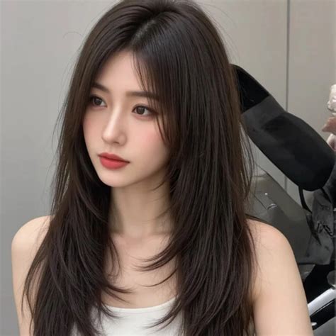 2025 女生髮型最新流行，20 款女生髮型推薦，一刀切、木馬卷、層次剪