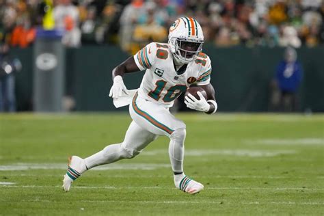 Dolphins Wr Tyreek Hill Olympic Gold Medalist Noah Lyles Agree To Race