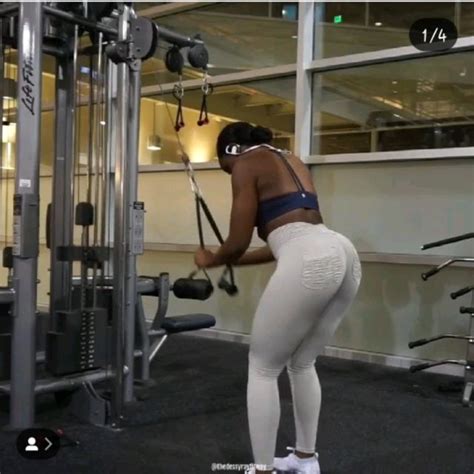 Cable Tricep Pull Apart Por Shanesse Peek Ejercicio Cómo Hacerlo