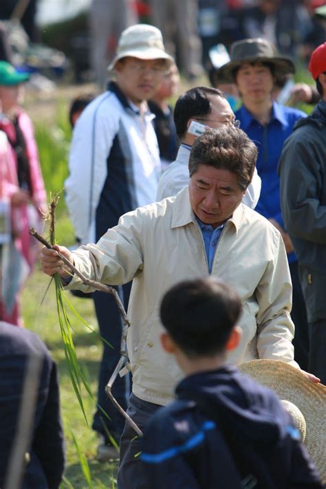 노무현 사료관 청소