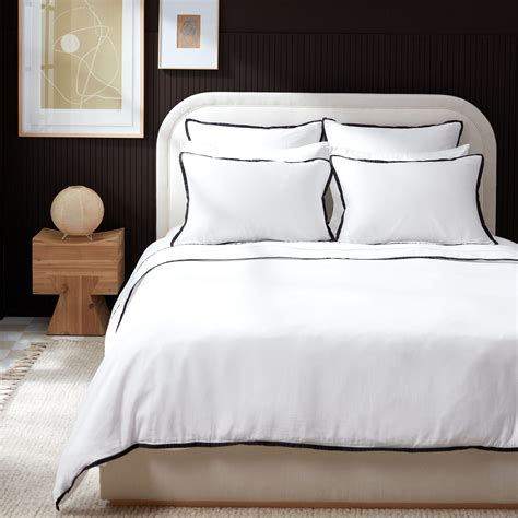 The Best Hotel Style Bedding Domino