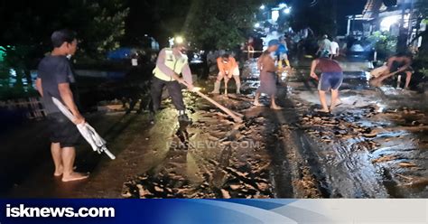 Lagi Banjir Bandang Landa Desa Wonosoco Puluhan Rumah Kemasukan Air