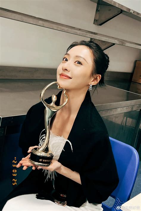 有片 內地女星胡連馨被爆裸聊短片，於網上瘋傳，網民形容為「極鹹濕、尺度極大」 Lihkg 討論區