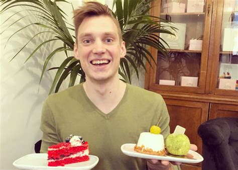 Tinklaraštininkas Paulius Balčiukynas Apie Desertus Ir Jo Virtuvėje Gimstančius Receptus Meniu