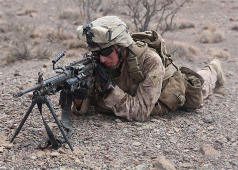 Marine M249 Saw