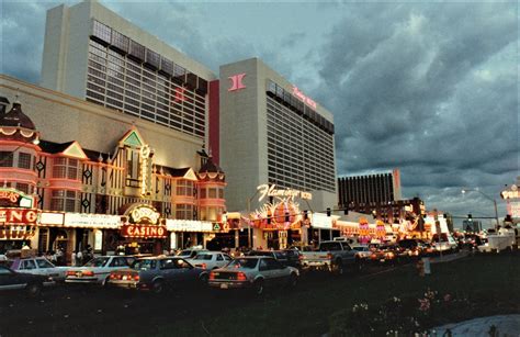 Vintage Las Vegas — Las Vegas Strip 1990 Imperial Palace Osheas