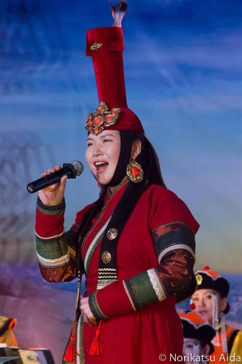 Эрдэнэчимэг Гантөгс Уртын дуу Уртын дуу нь Монгол угсаатнаас үүссэн бөгөөд 2000 аад жилийн