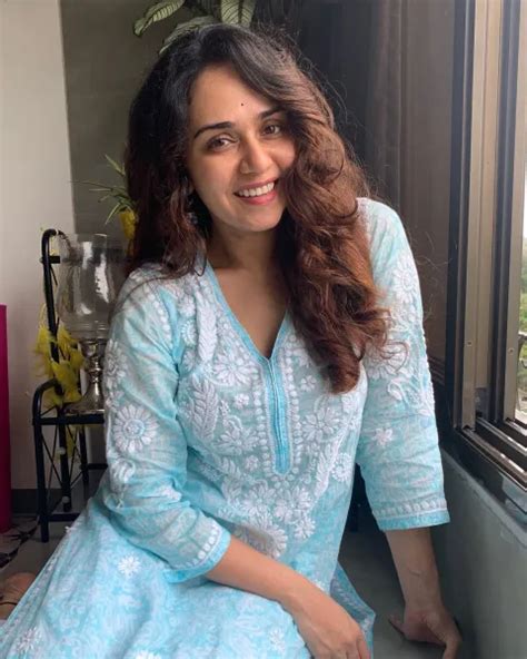 Amruta Khanvilkar Marathi Film Actress 123