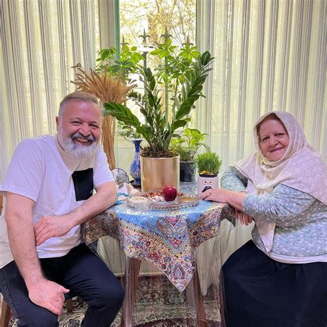 عکسقاب خانوادگی بازیگر سریال نون خ در عید نوروز