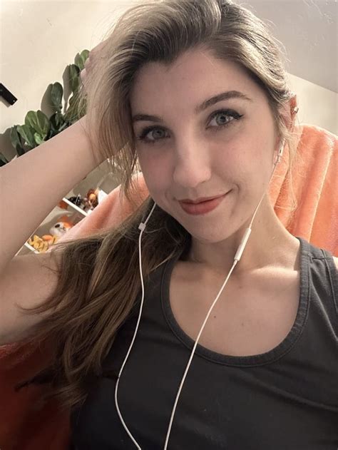 Goddess Of Ear Licks And Kisses Rfrivolousfox